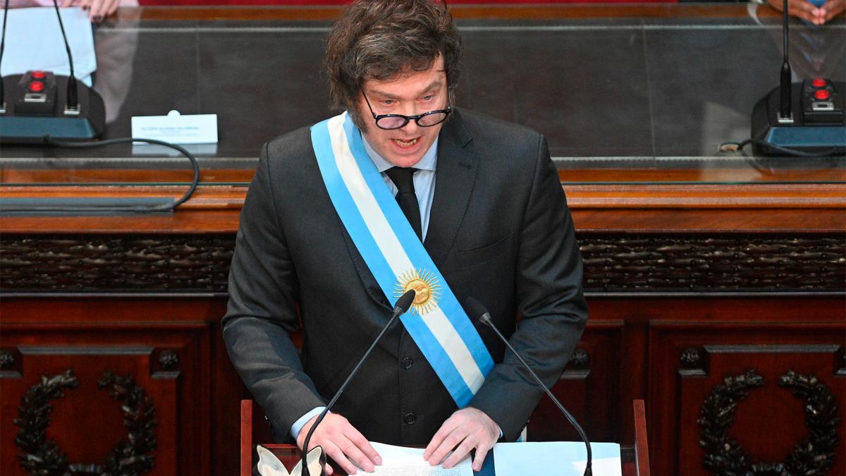 Apertura De Sesiones Reivindicación Del Ajuste Ataques A Las